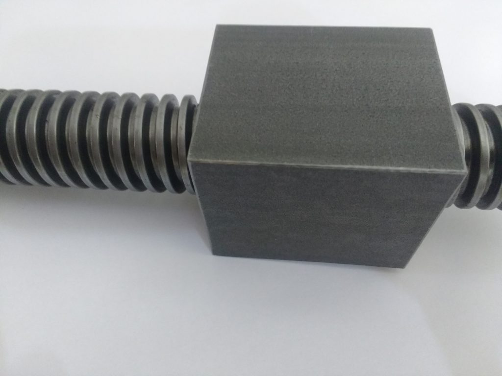 Fuso trapezoidal passo de 5 - Peças para manutenção ou fabricação de ...